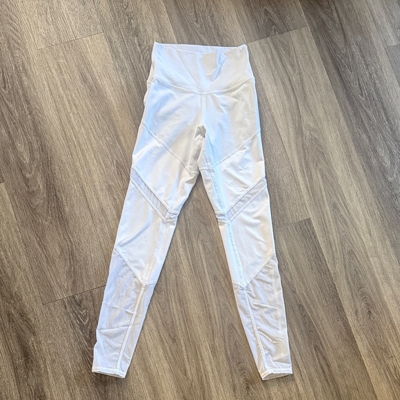 ALO Yoga | Pants & Jumpsuits | Alo Yoga Womens White Leggings Mid Rise ...